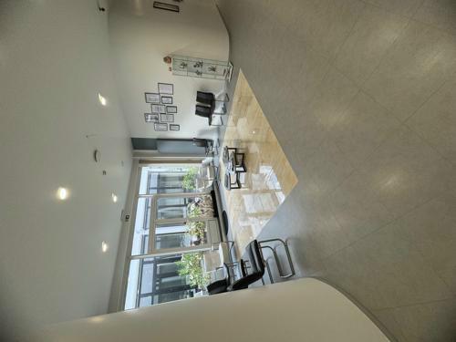 Constantin Corina (Dentiste): Prenez rendez-vous en ligne